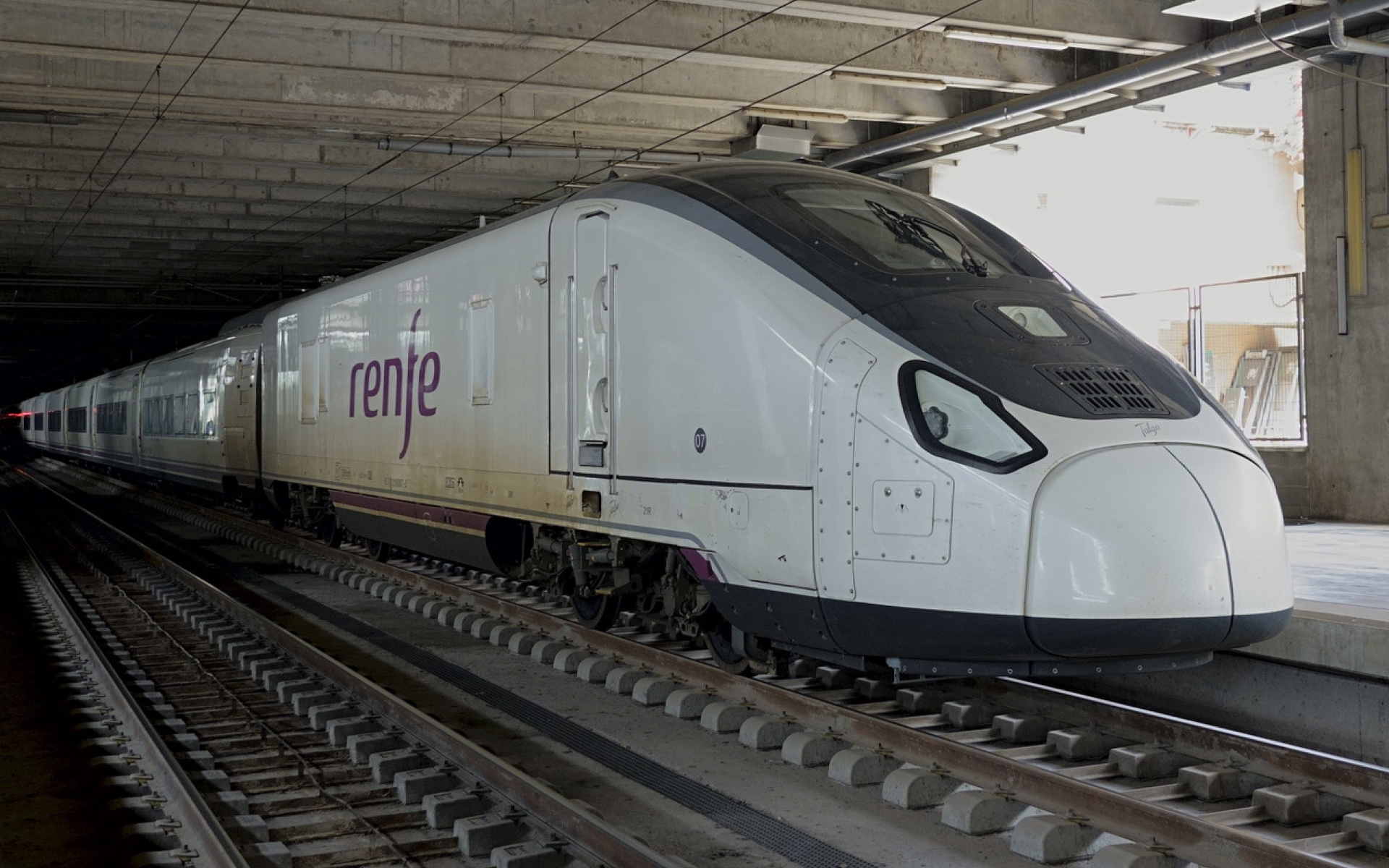 CERTIFER has accompanied Renfe in their certification process - CERTIFER