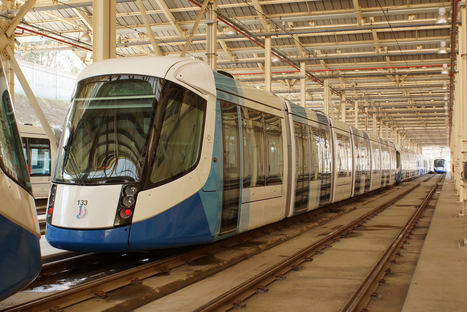 Algeria : light rail train of algiers - CERTIFER
